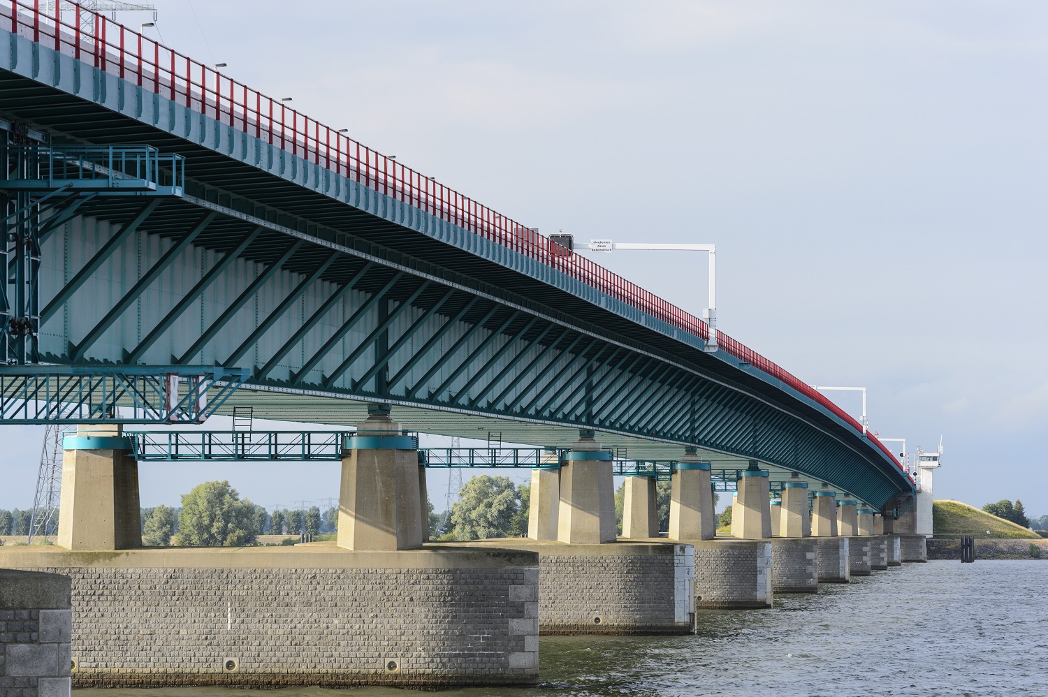 Haringvlietbrug vaker open dankzij inspanning Watersportverbond ...
